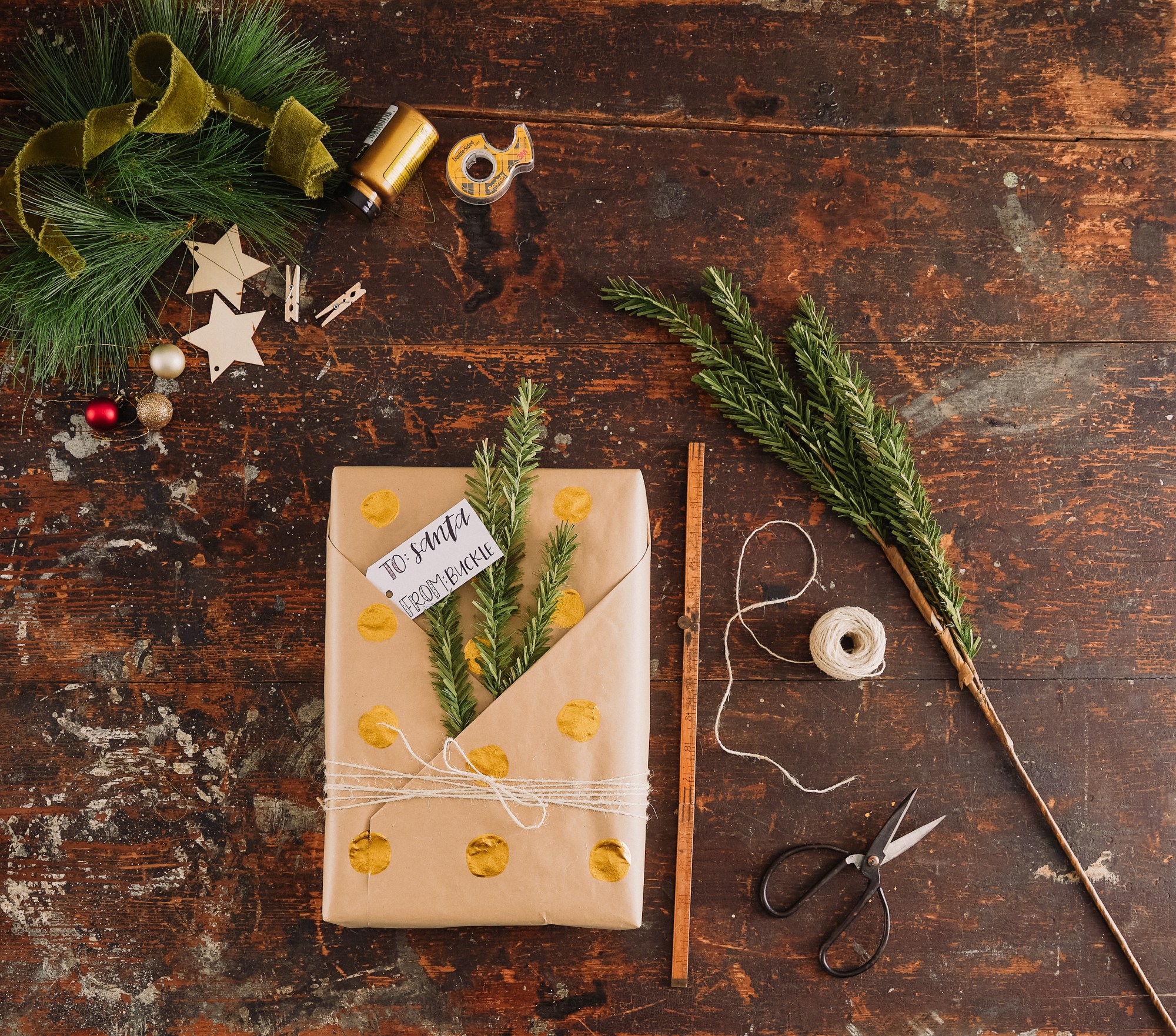 A Holiday How-To: Gift Wrapping - Threads